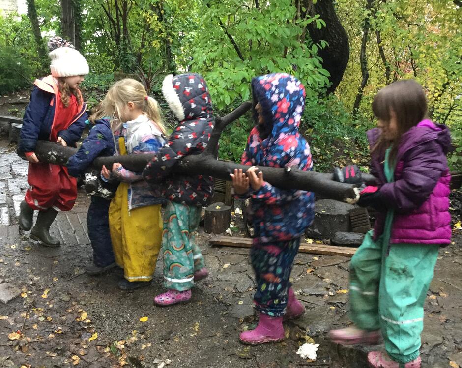 Green Base Forest School Autumn Term | Broomhill Infants School